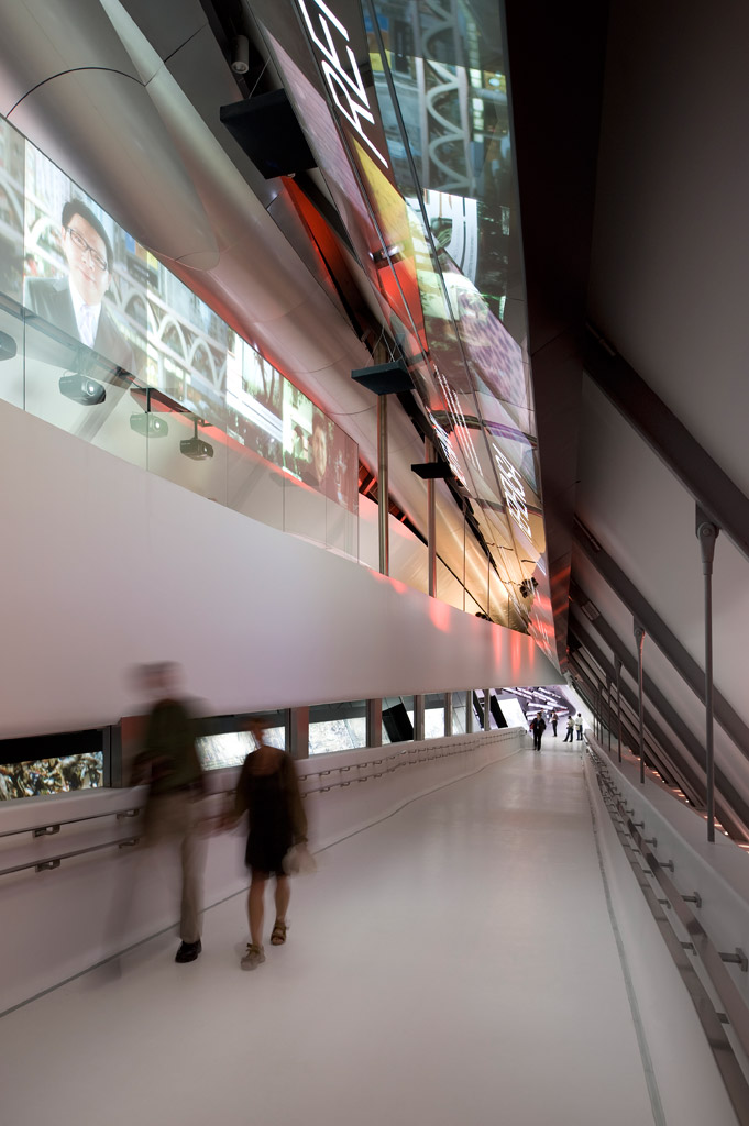 Zaha Hadid's Bridge Pavilion in Zaragoza - Buildipedia